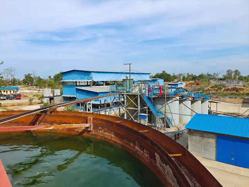 Leaching tanks for extracting nonferrous metals