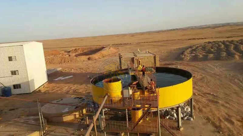 Leaching tanks for extracting nonferrous metals